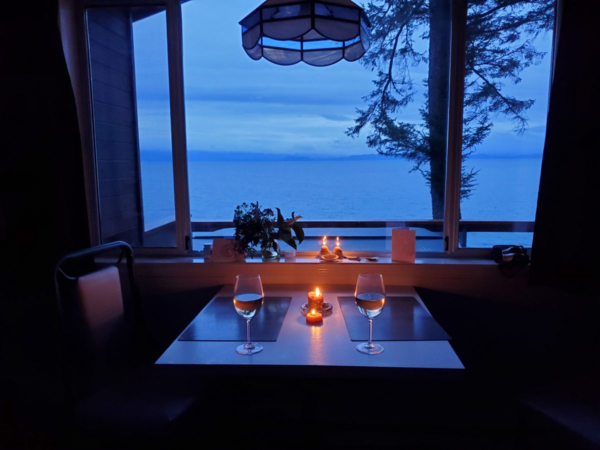 Fossil Bay Resort Cottages: Cozy Local Staycation in Sooke – Les Talk ...